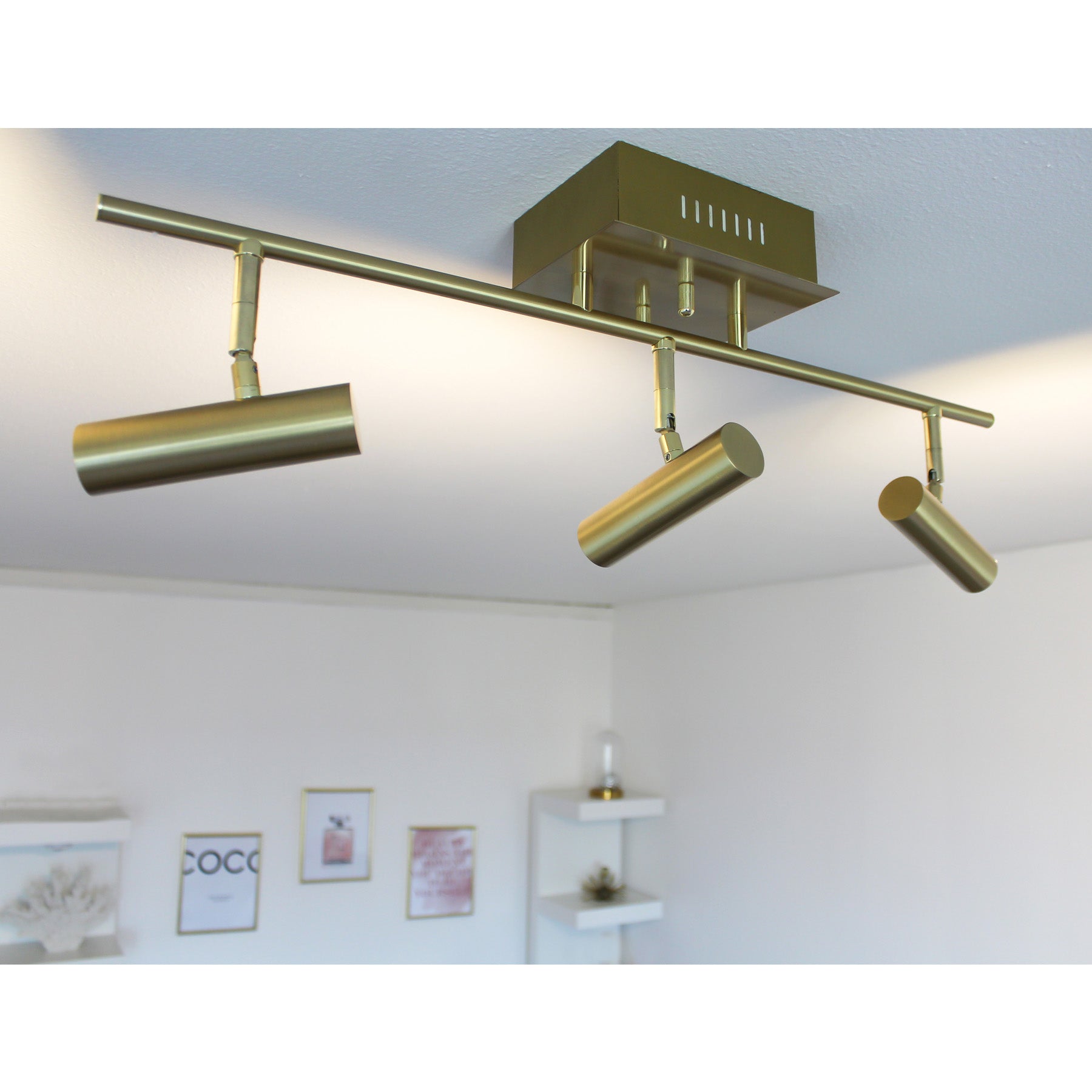 Artic LED 3-lys takspot skinne messing – Lampemagasinet