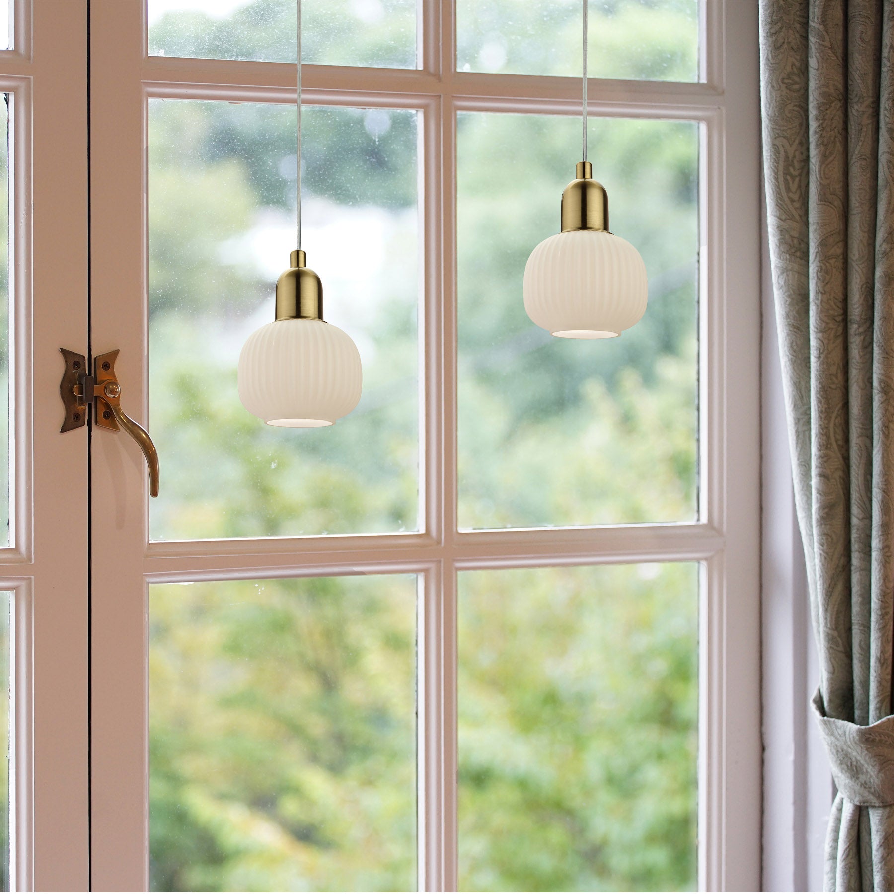 Elin vinduspendel vinduslampe messing opal glass G9 sokkel | lampe ...